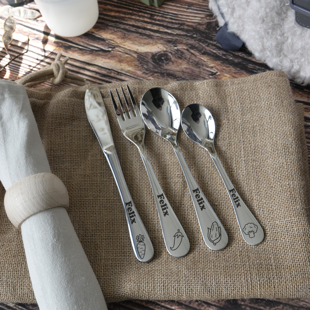 Gegraveerd kinderbestek met naam en groenten